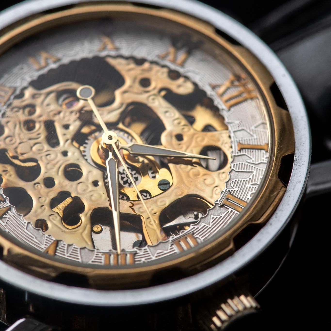 What Is a Self Winding Watch? 5 Interesting Facts You Need to Know ...